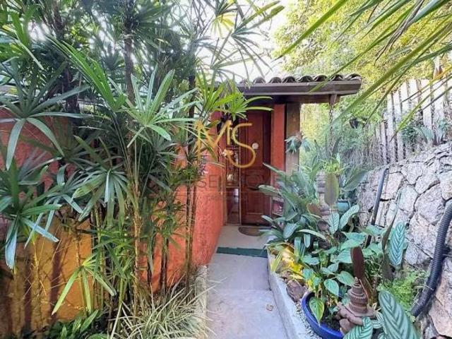 Casa em Vila Santo Antônio, Cotia/SP de 334m² 5 quartos à venda por R$ 2.500.000,00