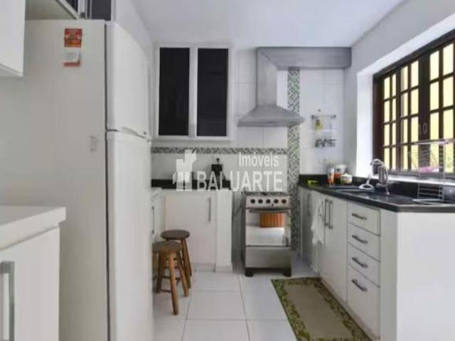 Casa em vila, Rua fechada, Pineiros
