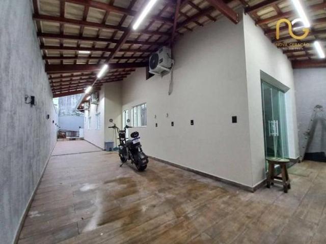 Casa em Vila Tupi, Praia Grande/SP de 72m² 2 quartos à venda por R$ 695.000,00