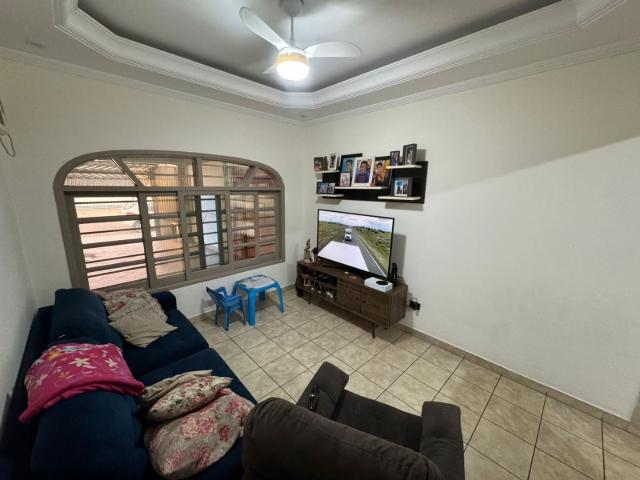 Casa em Vila Tupi, Praia Grande/SP de 118m² 2 quartos à venda por R$ 749.900,00