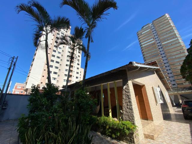 Casa em Vila Tupi, Praia Grande/SP de 200m² 2 quartos à venda por R$ 2.499.000,00