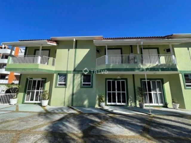 CASA EM VILLAGIO À VENDA COM 2 SUÍTES E 2 VAGAS EM BERTIOGA/SP A 200m DA PRAIA