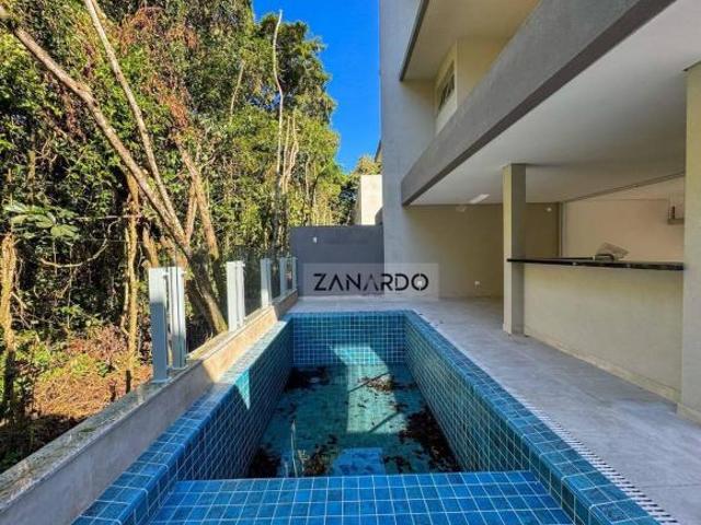 Casa em villagio de alto padrão no Golf Club da Riviera de São Lourenço