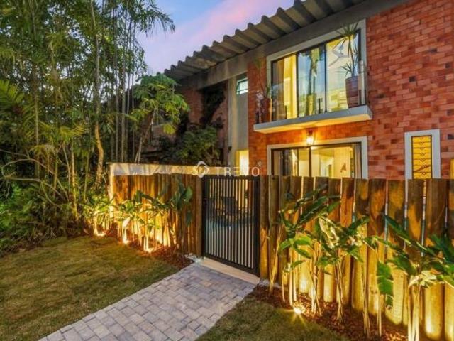 CASA EM VILLAGIO PÉ NA AREIA À VENDA, 4 DORM, 5 WC, 2 VAGAS EM BERTIOGA/SP