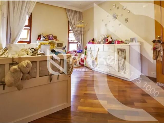 Casa Encantadora no Alto da Boa Vista com Luz Natural e Ambientes Amplos