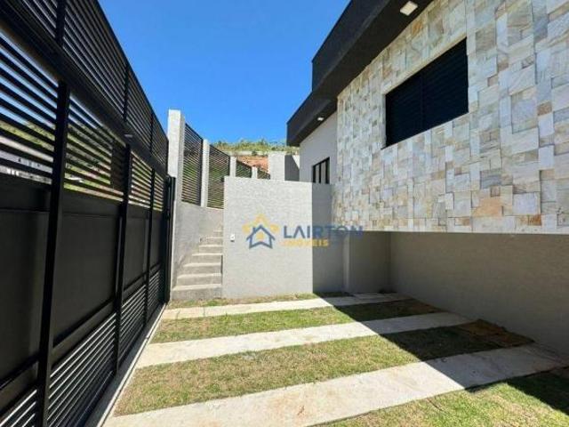 Casa Encantadora de 3 Dormitórios com Piscina no Centro de Bom Jesus dos Perdões 93m²