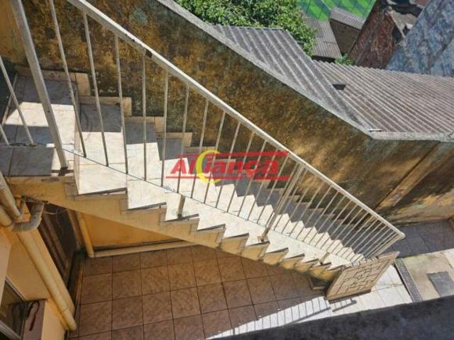 casa enorme no Jardim São Domingos, ideal para famílias grandes ou investimento