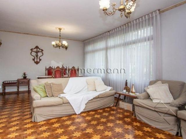 CASA ENSOLARADA E AREJADA NO SUMARÉ