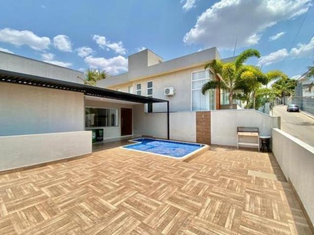 Casa Escriturada em condomínio à venda em Brasília DF, Setor Habitacional Samambaia. 3 quartos, 1 s