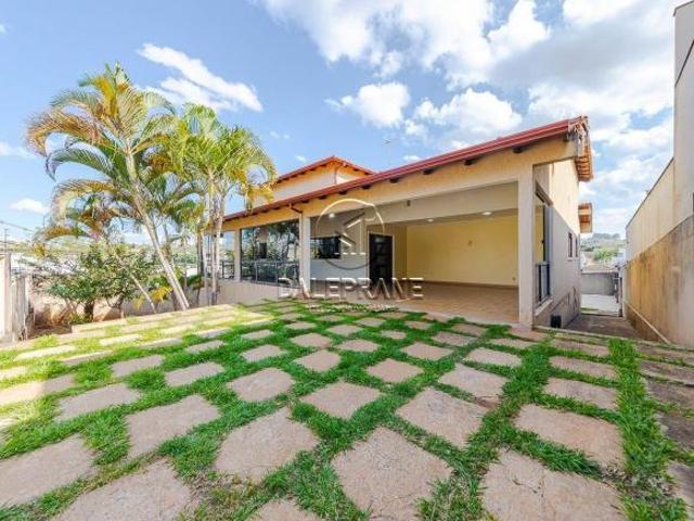 CASA ESCRITURADA, PODENDO SER COMERCIAL, EXCELENTE LOCALIZAÇÃO