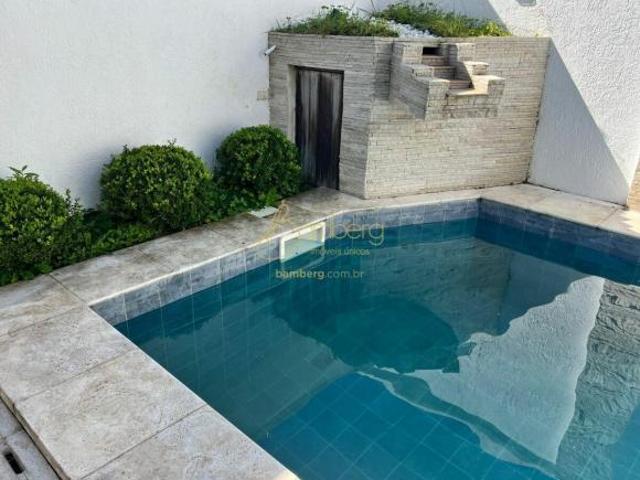 Casa Espaçosa na Chácara Monte Alegre com 239m², 3 suítes e 4 vagas