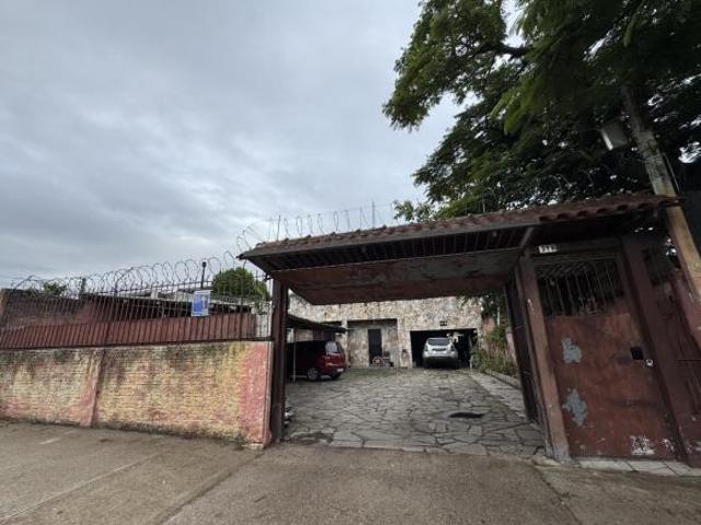 Casa espaçosa no bairro Cristal