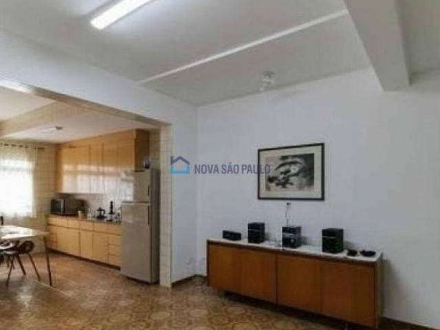 Casa Espaçosa no Coração da Aclimação Preço abaixo do mercado