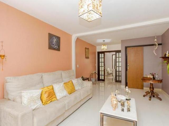 Casa Espaçosa no Jardim Popular – 3 Quartos, 2 Vagas e 3 Banheiros