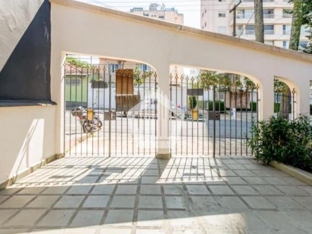Casa espaçosa a 800m do Metrô Saúde: Conforto, mobilidade e qualidade de vida!