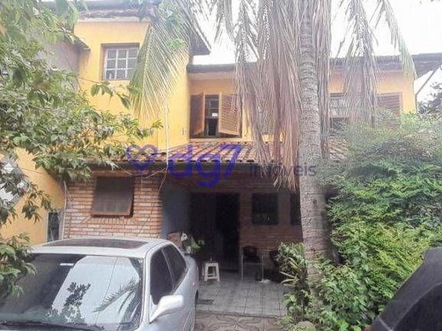 Casa espaçosa à venda 3 dorms 1 suite 5 vagas excelente localização, ao lado da USP!