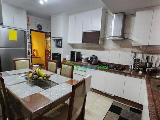 Casa Espaçosa à Venda no Centro de Carapicuíba/SP