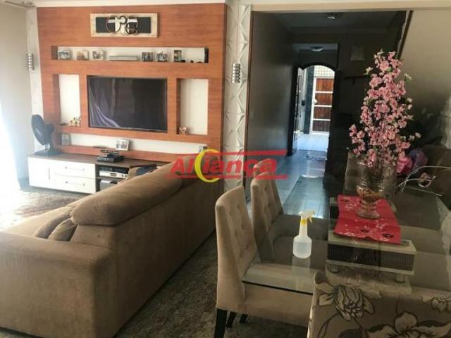 Casa espaçosa à venda no Cidade Soimco Guarulhos 260m² de área construída