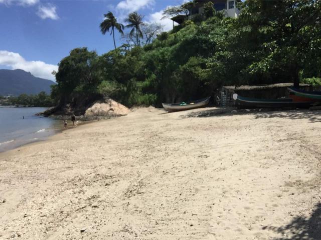 Casa  Espaçosa Central e próxima ao Mar