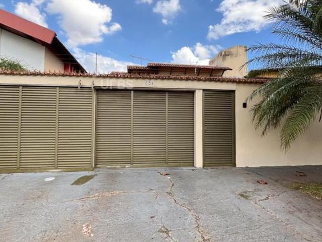 Casa Espaçosa com 4 Quartos | Varanda Gourmet + Quintal | Parque Anhanguera