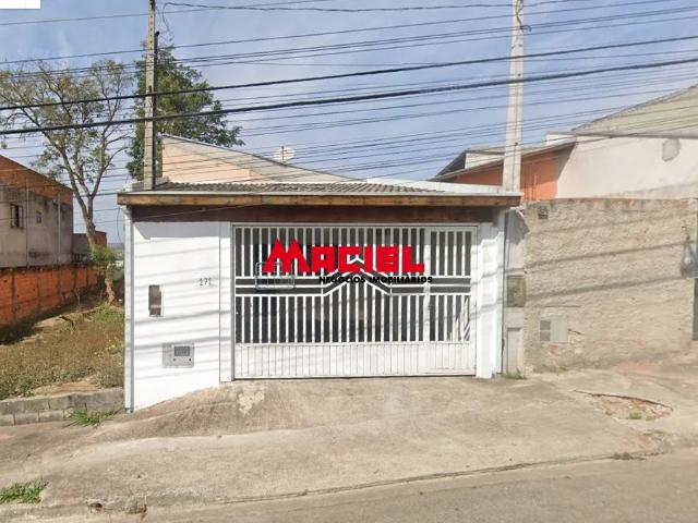Casa Espaçosa com 03 Dormitórios 01 Suíte no Jardim Santa Luzia