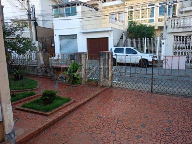 Casa espaçosa com 2 dormitórios, à venda no Bairro Santa Terezinha, com 267m²