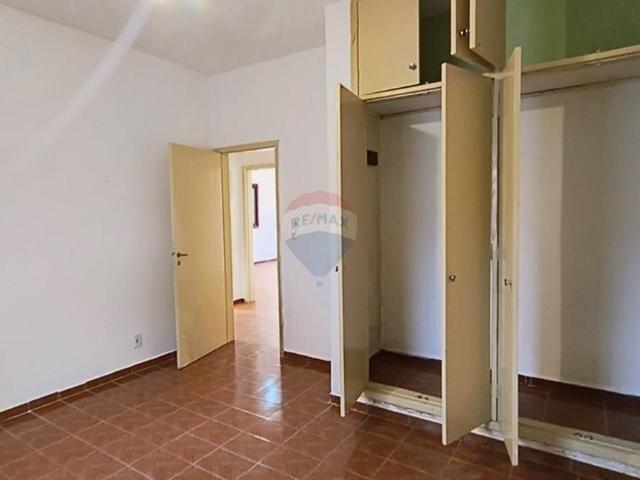 Casa espaçosa com 3 dormitórios e 4 vagas no Indaiá – 100 metros da Praia e 5 minutos do Centro