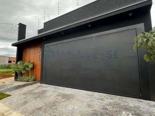 Casa Espaçosa com 3 Quartos, Suite e 4 Vagas de Garagem no Residencial Ana Helena, Franca SP!