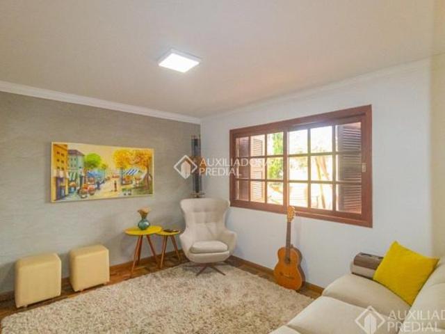 Casa Espaçosa com Terraço e Vista, 4 Dormitórios e Energia Solar Nossa Senhora das Graças