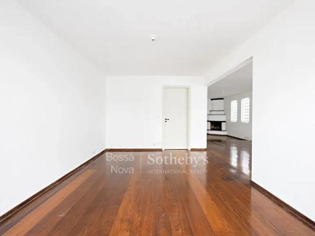 Casa espaçosa com área de lazer completa no coração do Brooklin