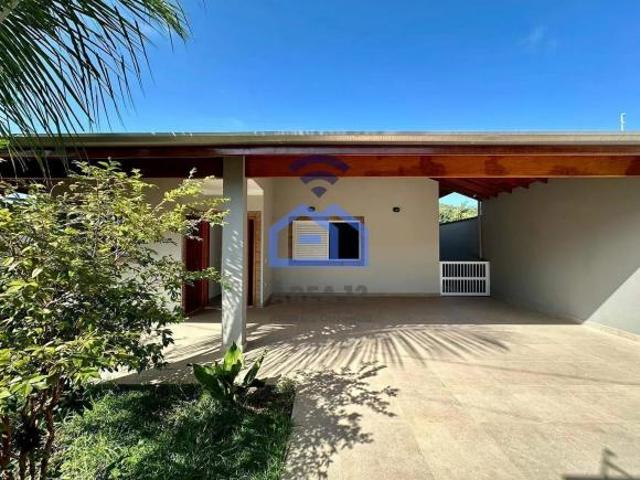 Casa espaçosa com excelente acabamento e 03 suítes à venda no bairro Cidade Jardim em Caraguatatuba