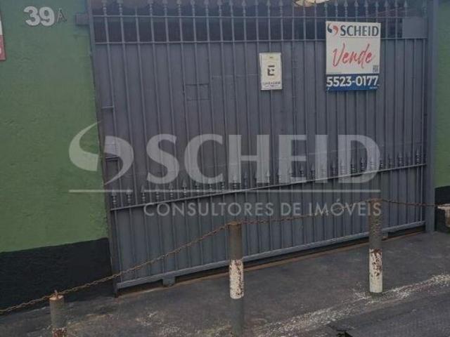 Casa espaçosa com excelente localização, oportunidade para investidores!