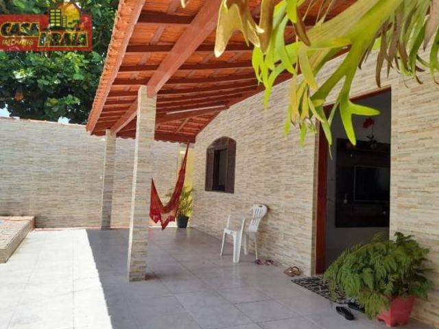 Casa Espaçosa com Piscina e 4 dormitórios, 99 m² por R$ 550.000 Jardim Silveira Mongaguá/SP