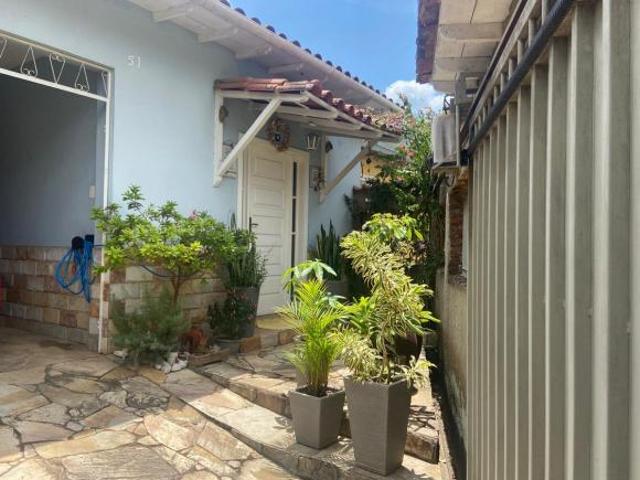 Casa espaçosa com quintal arborizado Bairro Água Limpa, Ouro Preto/MG