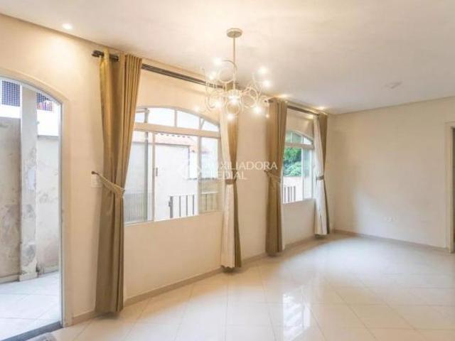 Casa Espaçosa de 160m² em Diadema 3 Dormitórios e Pronta para Morar