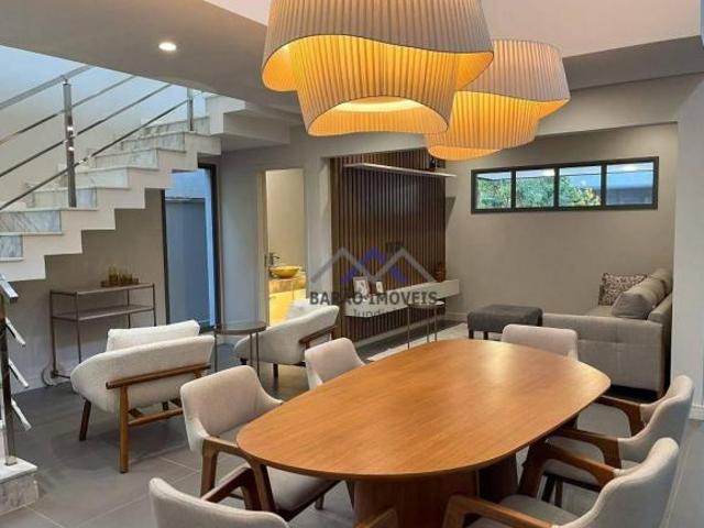 Casa espaçosa disponível p/ venda e locação em alto Padrão no Condomínio Brisas da Mata com 238 m² n