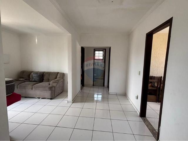 Casa espaçosa disponível para aluguel anual