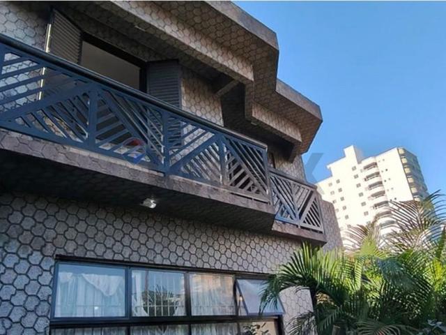 Casa Espaçosa e Charmosa em Praia Grande, SP