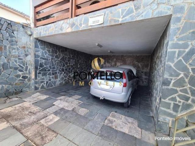 Casa espaçosa e bem localizada no bairro Cachoeirinha!