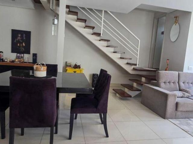 Casa espaçosa e garantia de bons churrascos com amigos! Com 3 suítes e area gourmet integrada