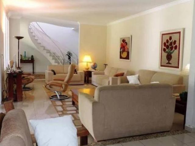 Casa Espaçosa e Iluminada com 3 Quartos à Venda Holambra