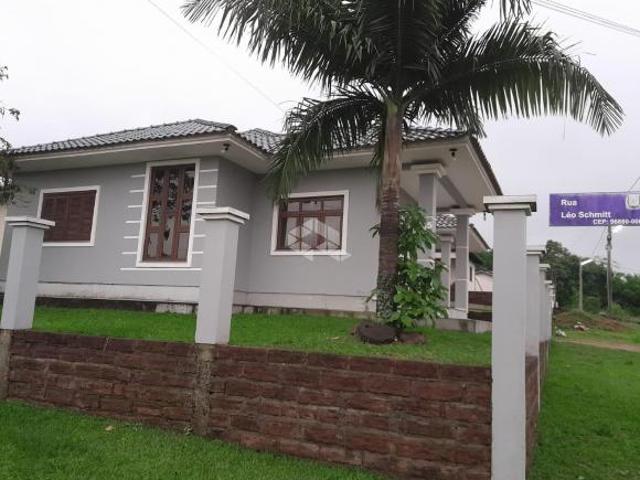 Casa espaçosa em Vera Cruz com terreno amplo!