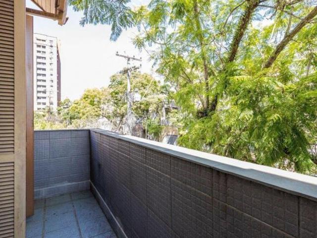 CASA ESPAÇOSO COM 2 DORMITÓRIOS E ANEXO NO FLORESTA