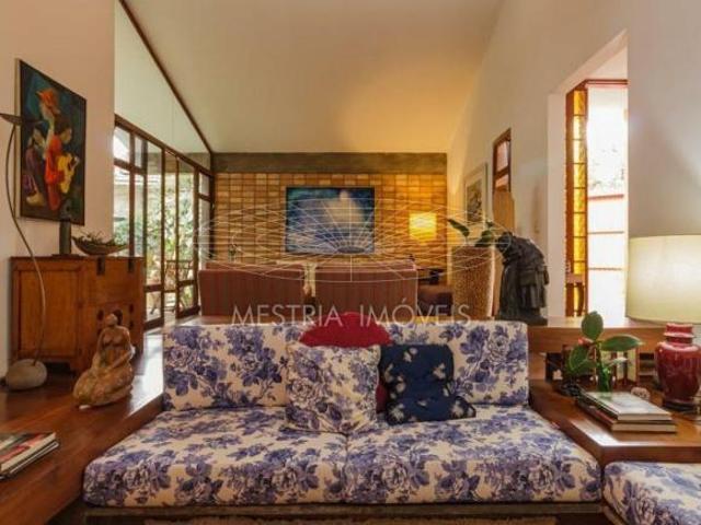 Casa espetacular na Cidade jardim ! Rua Fechada!