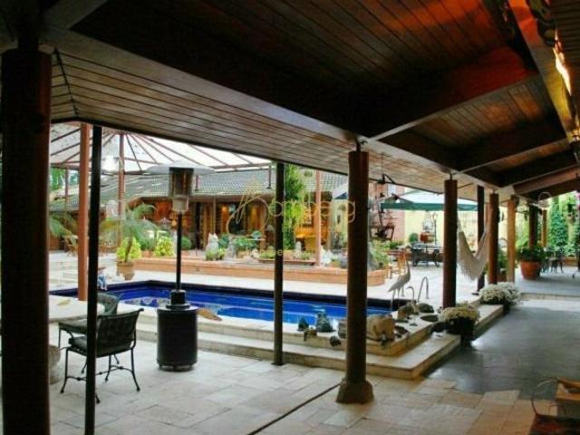 Casa espetacular na Granja Julieta