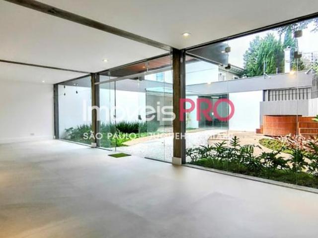 Casa espetacular no Jardim Paulista, 3 dormitórios, 2 suítes 2 vagas