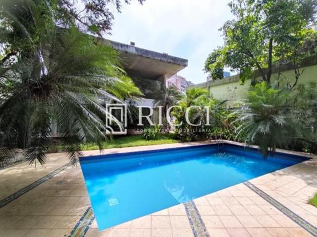 Casa espetacular a venda