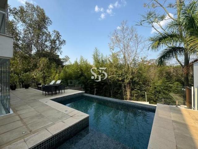 CASA ESPETACULAR À VENDA EM REGIÃO NOBRE VALINHOS,SP