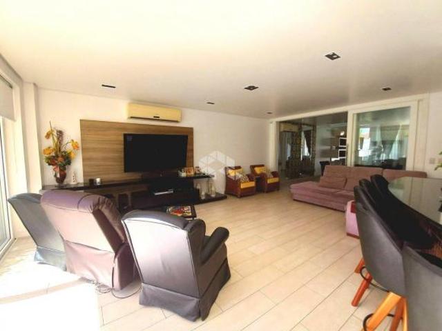 Casa espetacular com 4 suítes e alto padrão de acabamento no bairro Ipanema