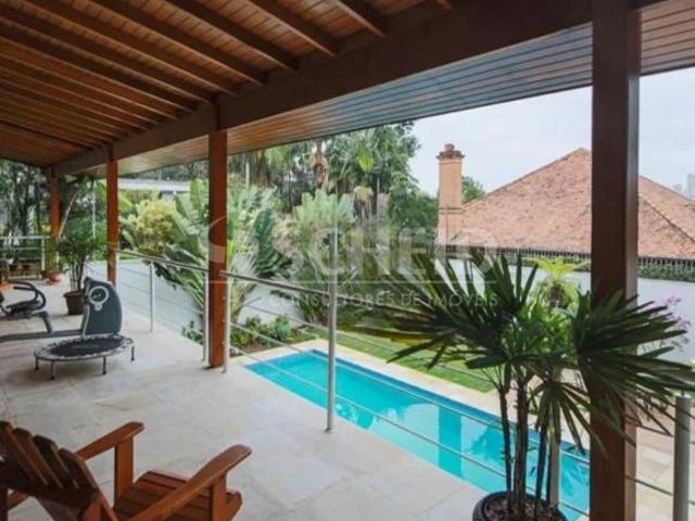 Casa espetacular com 1200mt !